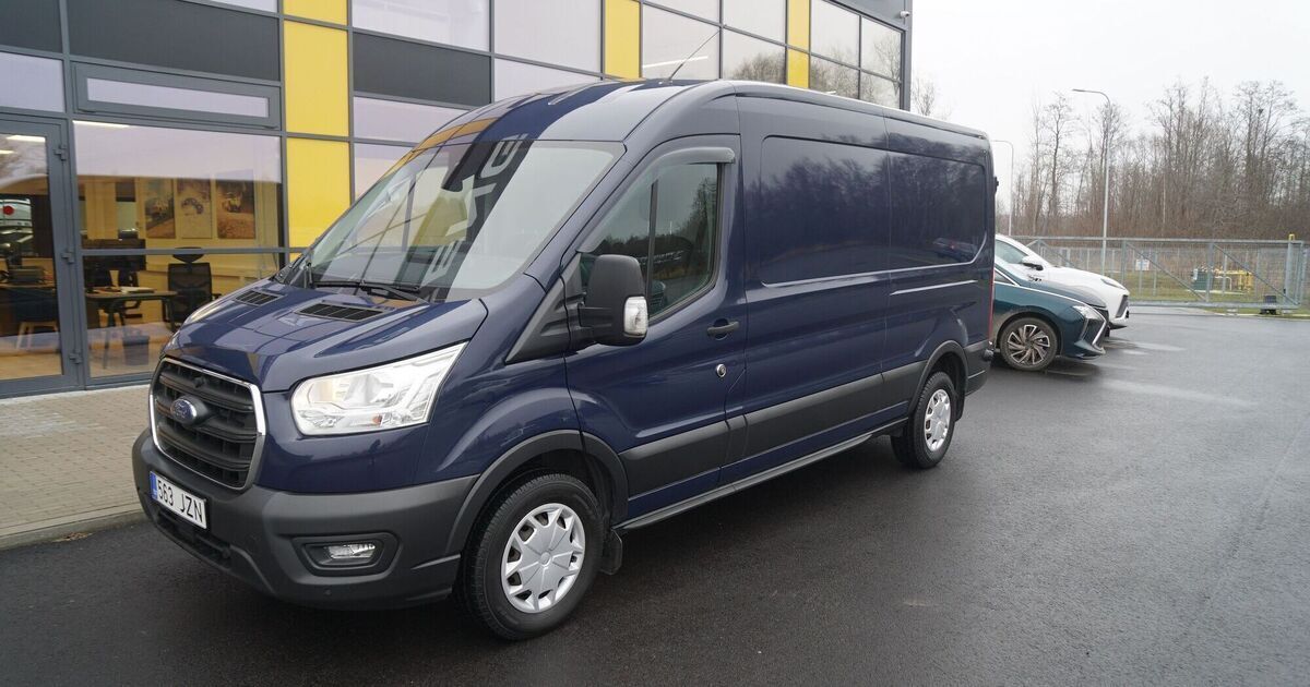 Продается подержанный vehicle Ford Transit L3H2, 2020, 155 468 км